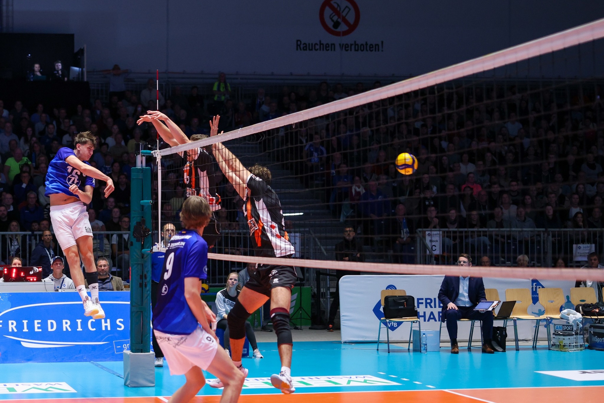 Simon Kohn fällt bis zum Jahresende aus « VfB Friedrichshafen Volleyball