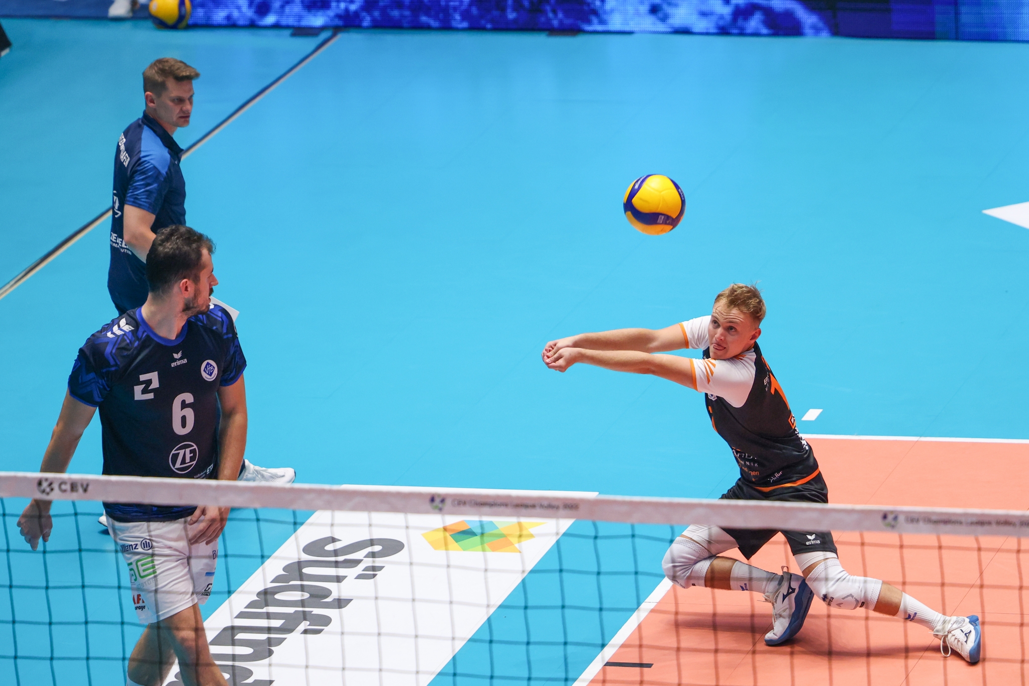 Hitzeschlacht in der SPACETECH ARENA « VfB Friedrichshafen Volleyball
