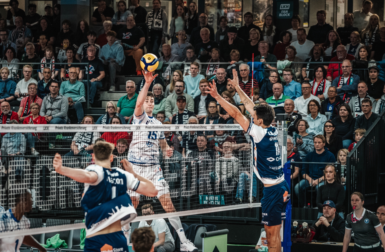 Friedrichshafen stiehlt den Heimvorteil « VfB Friedrichshafen Volleyball